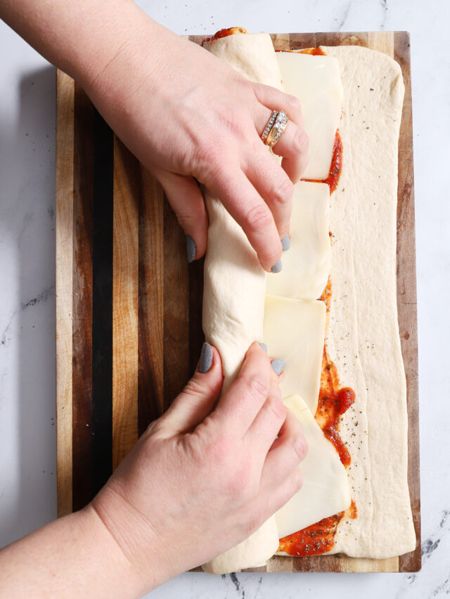 Pepperoni Pizza Pinwheels Recipe (Super Easy!) - Homemade Happy Hour