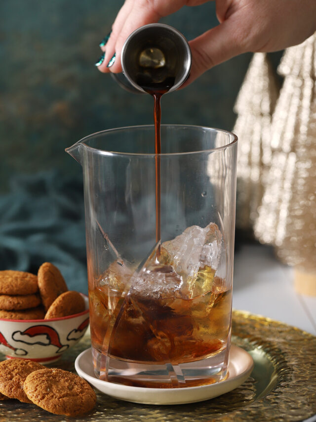 Gingerbread Old Fashioned Cocktail - Homemade Happy Hour
