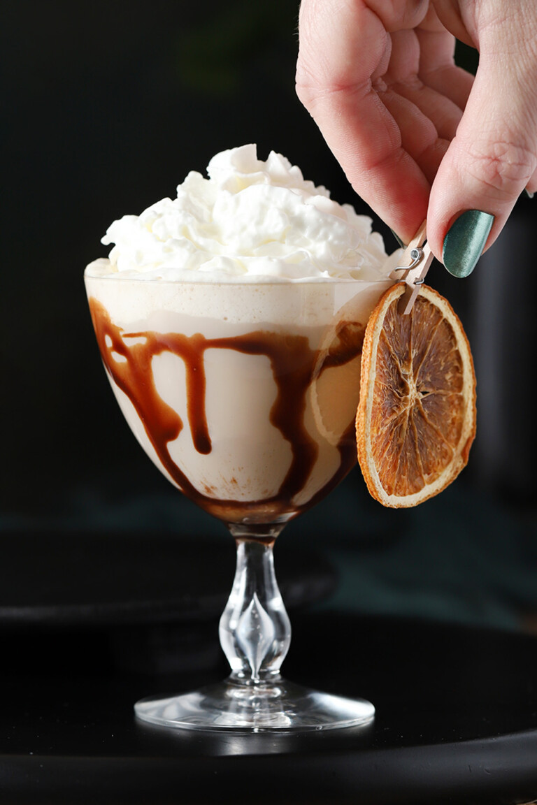 Cozy Irish Cream Cocktail for a Chilly St. Paddy's Day - Homemade Happy ...